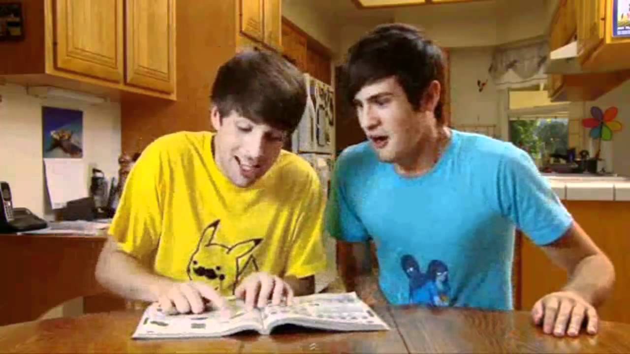 Smosh - FOOD BATTLE 2011 (Speed Up) - YouTube