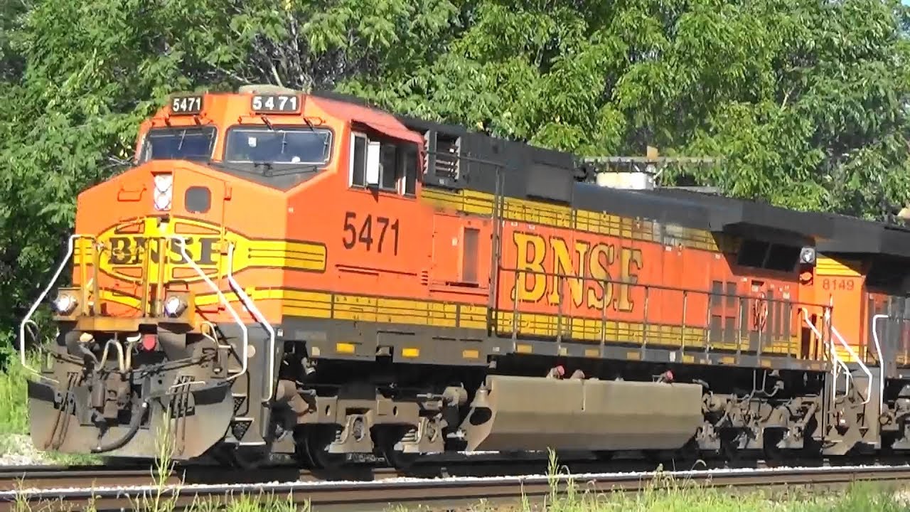 BNSF 5471- Stack Train w/ Mid & Rear DPU's, Galesburg, IL - YouTube