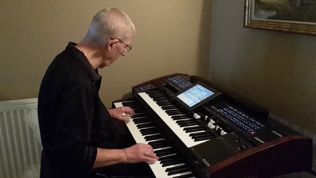 VERGEEF MIJ (Eig. Comp.) - YouTube