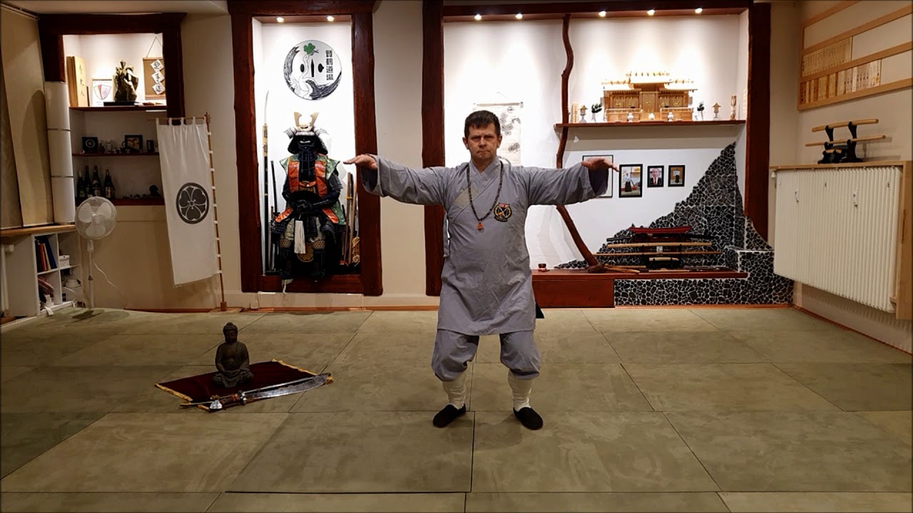 Yi Qi Xing Wudang Shan Qi Gong 1.Teil - YouTube