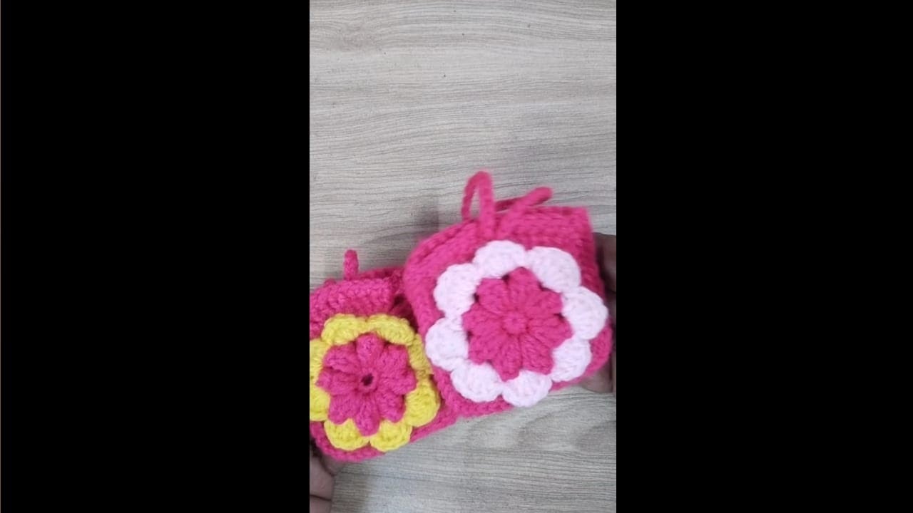 Mini Crochet Pouch Wallet | * Quick &Easy Crochet Tutorial - YouTube