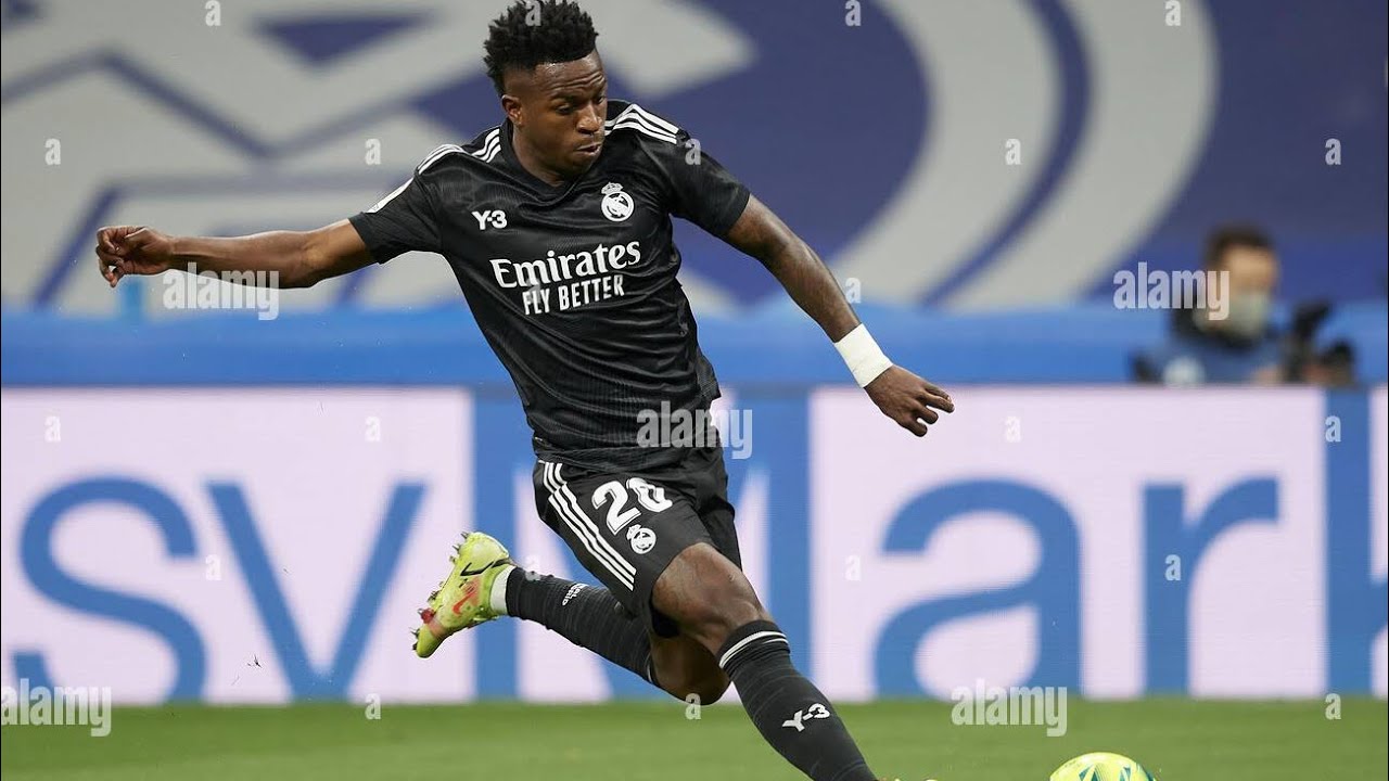 Really good Power Shot With Vini.JR - YouTube