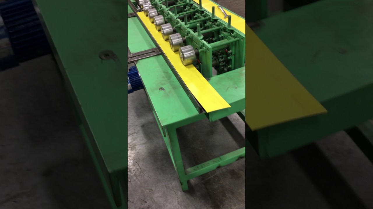 Sheet Metal Edge Hemmer Roll Former - YouTube