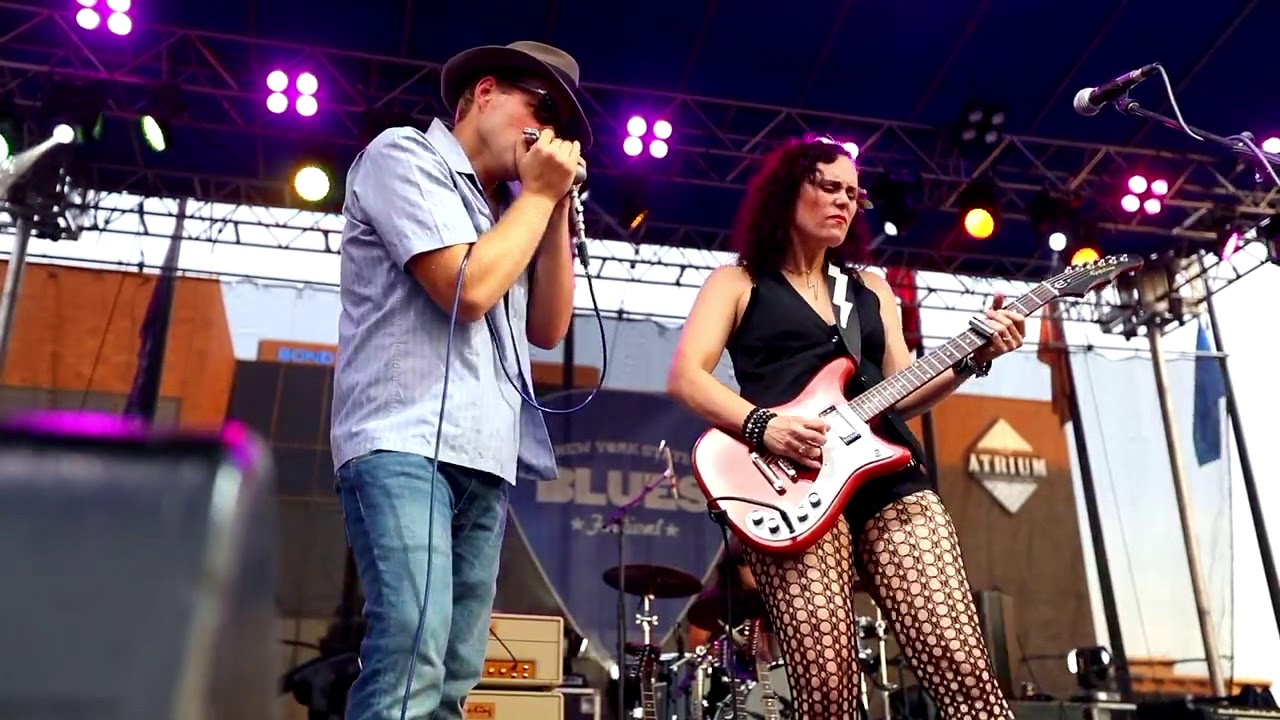 Erin Harpe & the Delta Swingers "Gimme That" Live at the 2018 NY State ...
