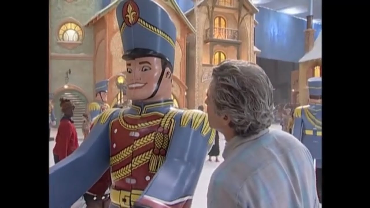 The Santa Clause 2 - Behind The Scenes - Director’s Tour Of Elfsburg ...