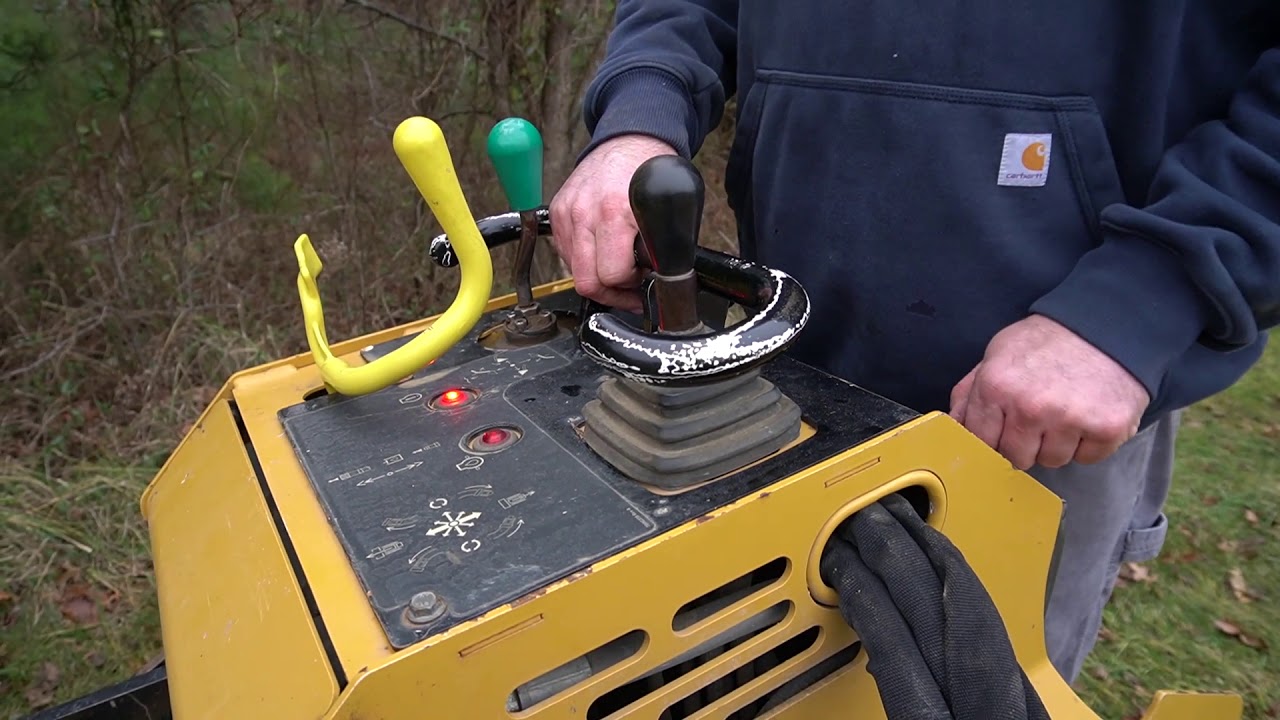 How to start a Track Mini Loader (CTX50) - YouTube