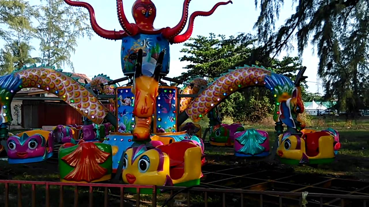 big octopus rides is very attractive for the kids and adults - YouTube