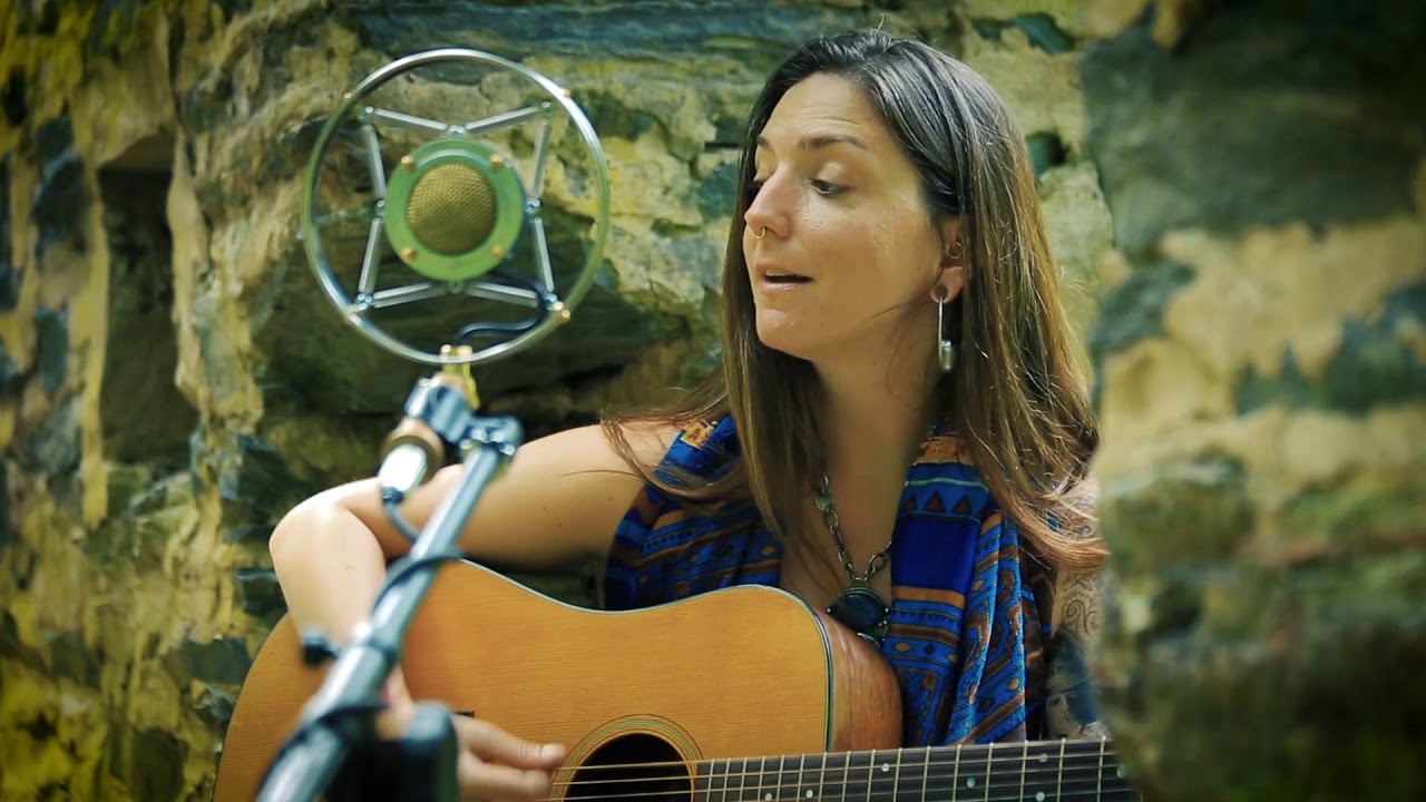 Britt Bailey Old Fashioned Way - YouTube