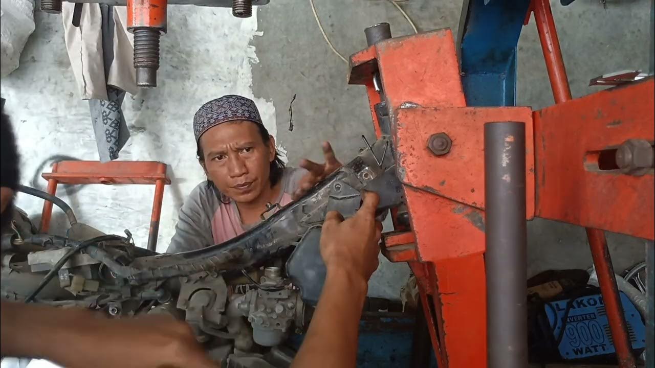 proses pengepresan sasis body suprax 125 jumat berkah - YouTube