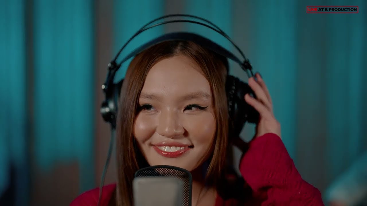 Anujin - Uulen Dunduur (Live at B Production) - YouTube