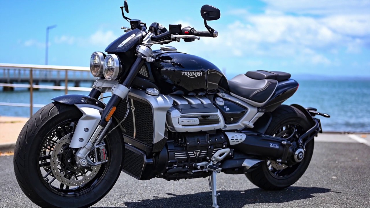 Triumph Rocket 3R Test - YouTube