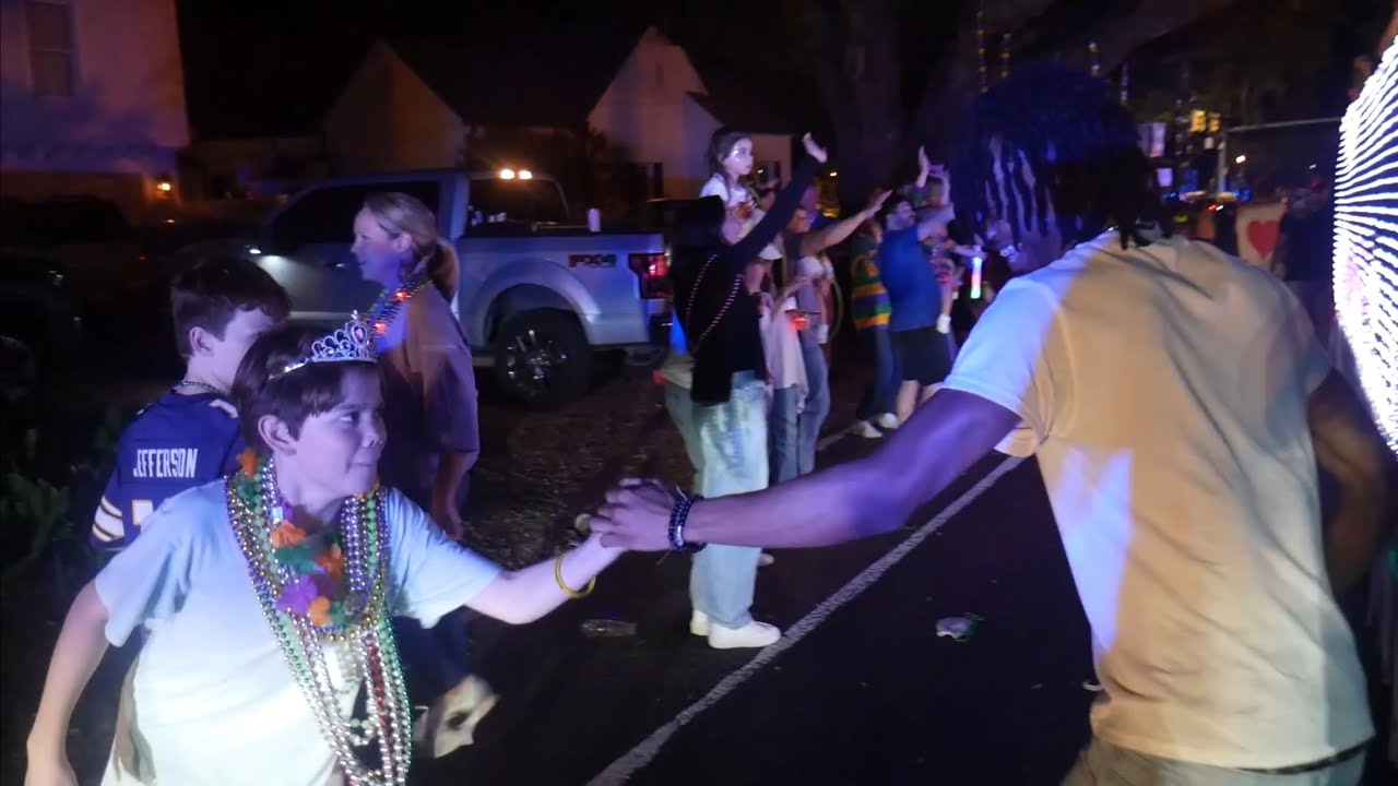 KREWE OF SOUTHDOWNS PARADE 2024 VLOG - YouTube