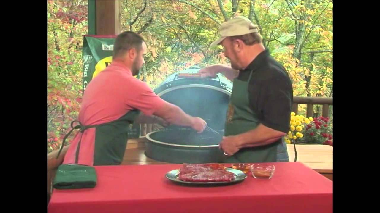 O'Neill Outside Ribs on the Big Green Egg - YouTube