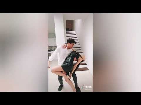 Meriç İzgi ve Denisa sevgili olduklarını açıkladılar. Yeni tiktok videoları 14.02.2021 #tiktok