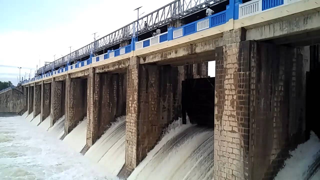 Veedur dam side view December 2015 - YouTube