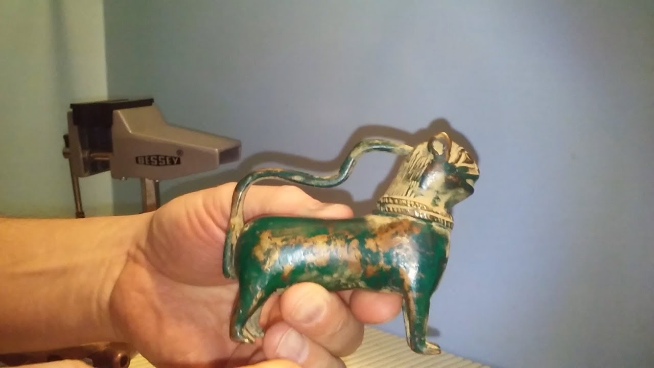 [57] Antique Persian(?) lion padlock - YouTube