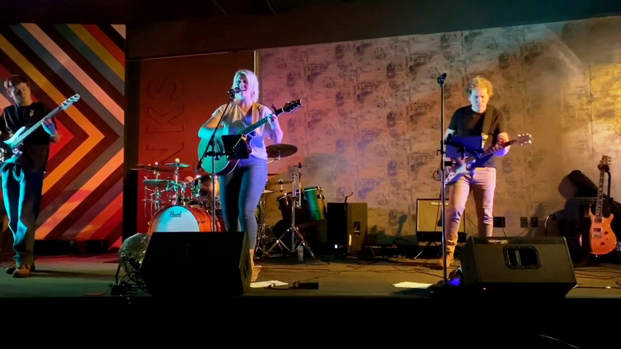 Elizabeth Mary Band - Take Me Down (Original) Live - YouTube