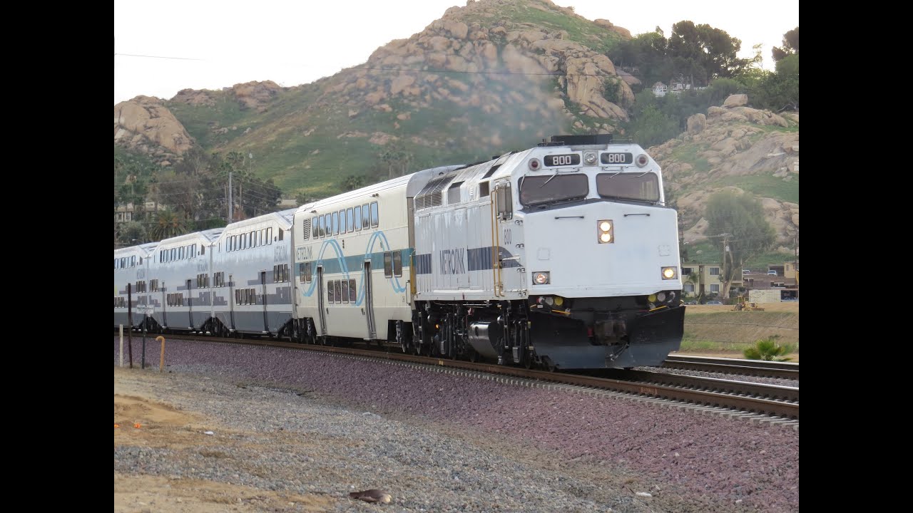 Metrolink #800 F40PH (Ex Amtrak 396) in Riverside, California - YouTube
