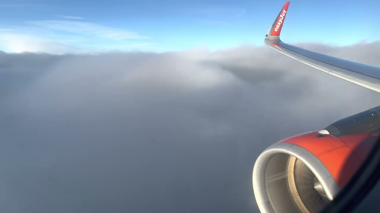 easyJet Airbus A320 descends into clouds | UHD 4K - YouTube