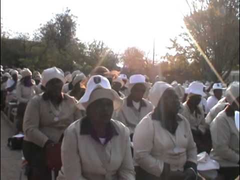Zimbabwe Catholic Ndebele Songs - Nkosi Sihawukele - YouTube