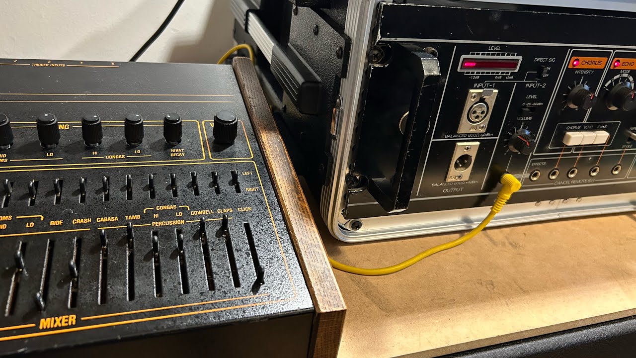 Roland SRE-555 Chorus Echo / Tape Space Echo / Spring Reverb + LinnDrum ...