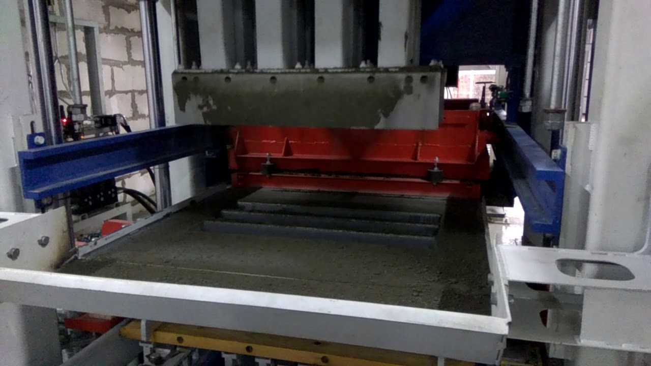 GEVIT ORG. Бордюр дорожный БР100.30.15 - процесс вибропрессования - YouTube