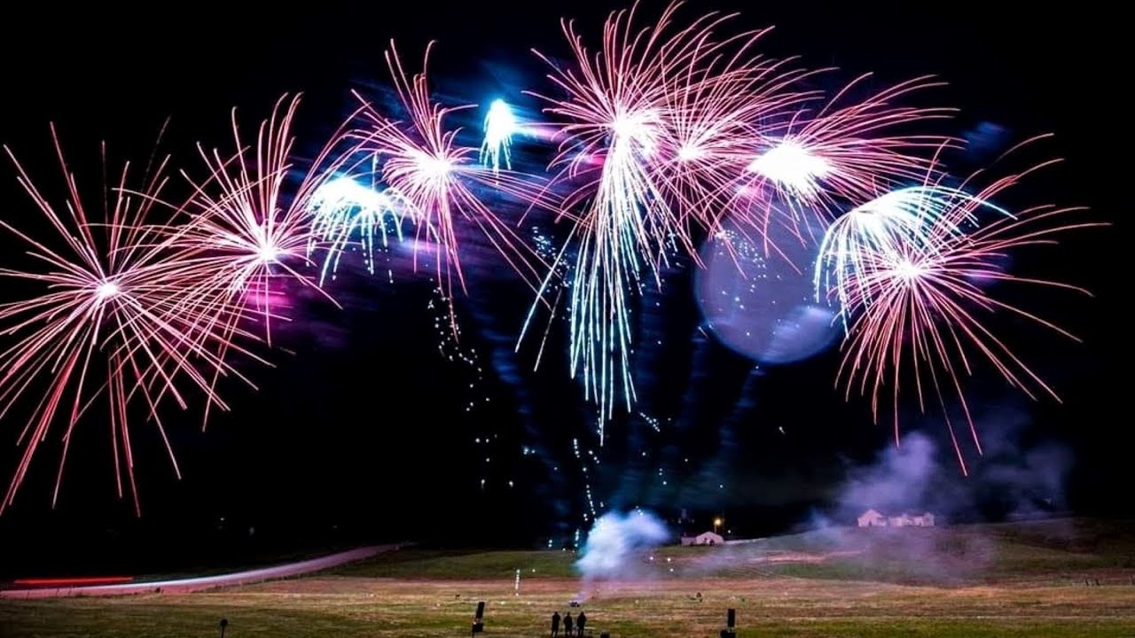 My first ever PYROMusical Firework Show - YouTube