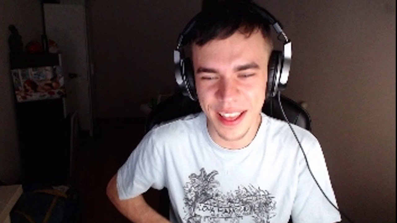 RandomBruce opowiada o swoim pobycie w więzieniu. - YouTube