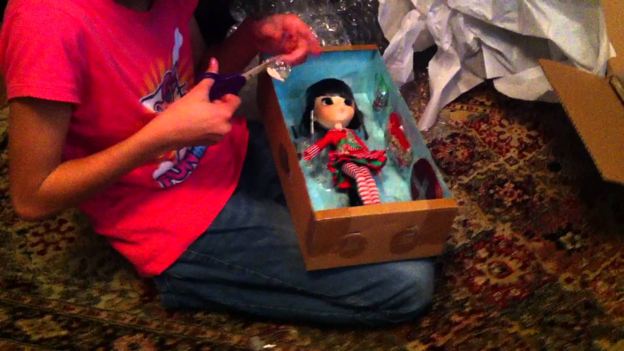 unboxing my first pullip - YouTube