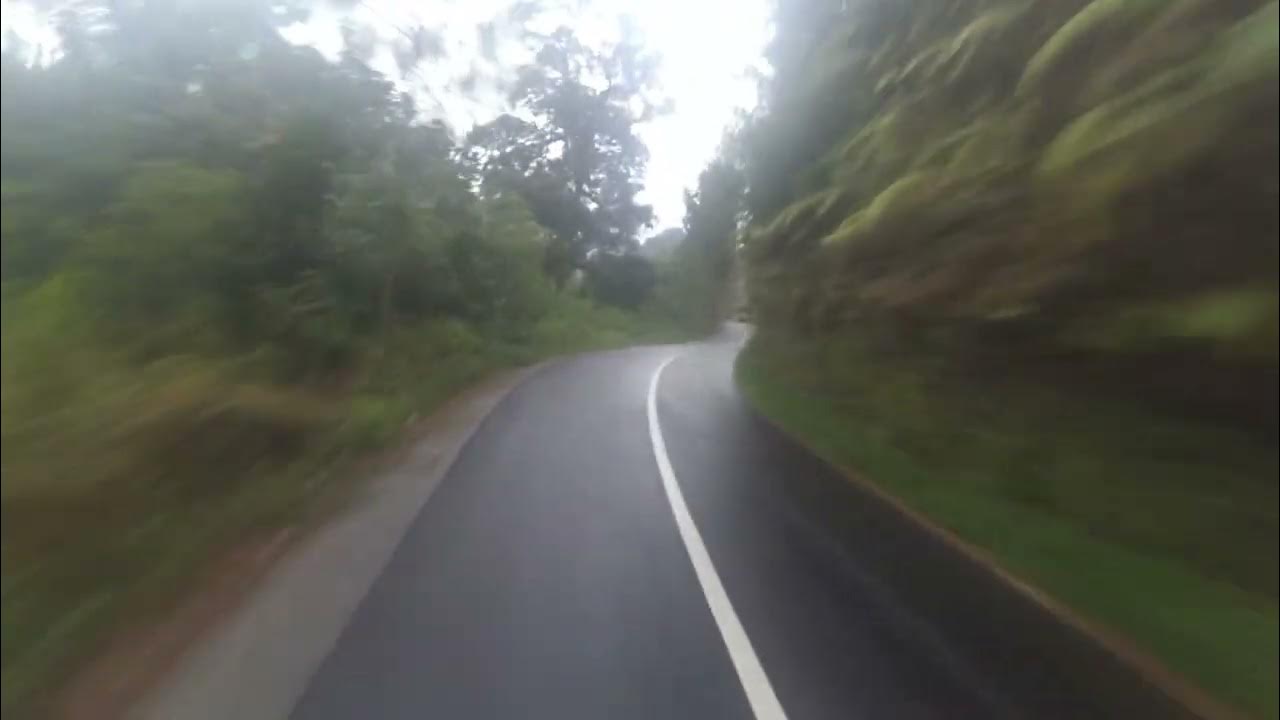 Menikmati Tanjakan Menuju Bromo ketika Hujan - YouTube