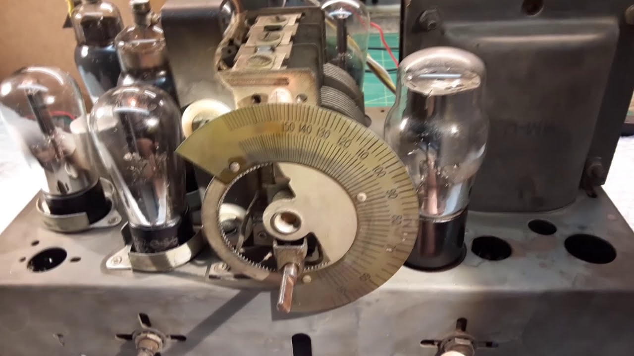 Crosley Antique Console Radio 157 - Part 4: IF/RF Tuning - YouTube