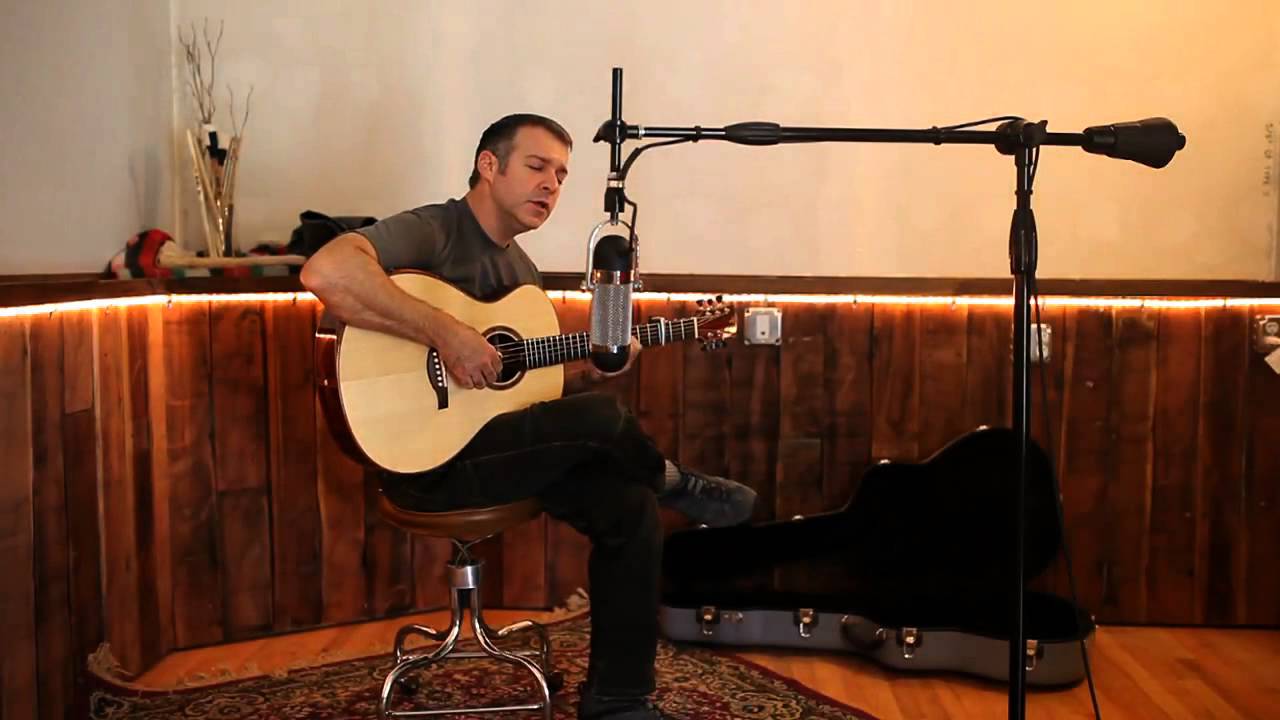 Sam Pacetti with his new Gerber RL16 guitar - YouTube