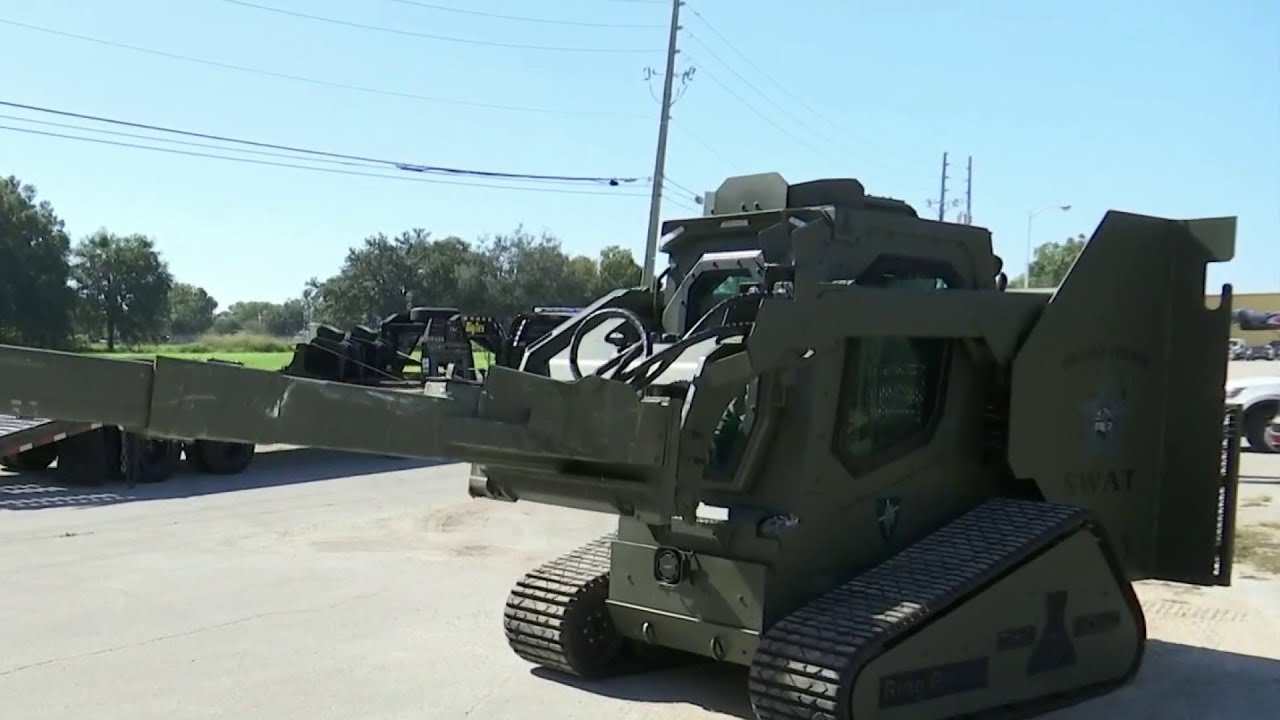 Armored bulldozer protects Orange County deputies, citizens - YouTube