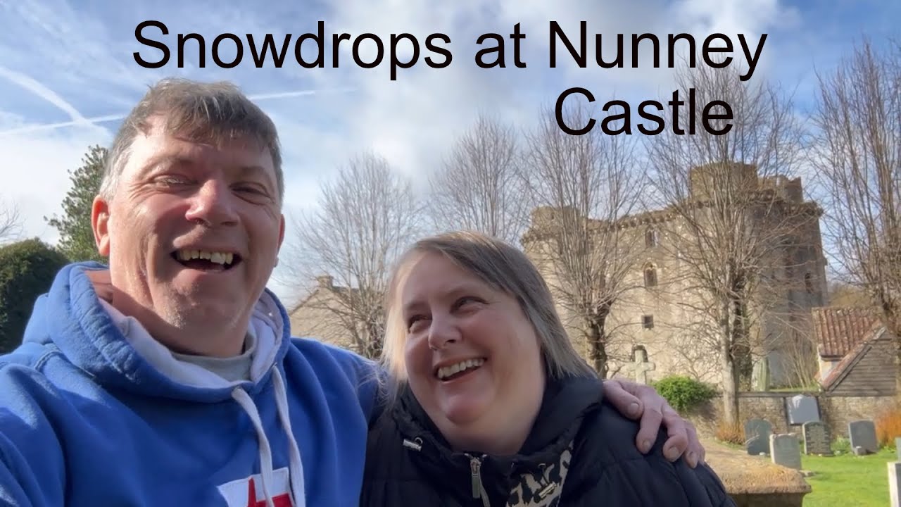 Snowdrops at Nunney Castle, village & Church. Winters flowers in ...