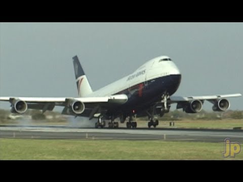 747 Classic Action at JFK - YouTube