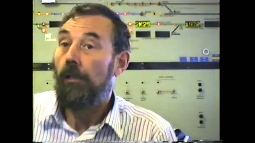 Wolverhampton Power Signal Box 1993 - YouTube