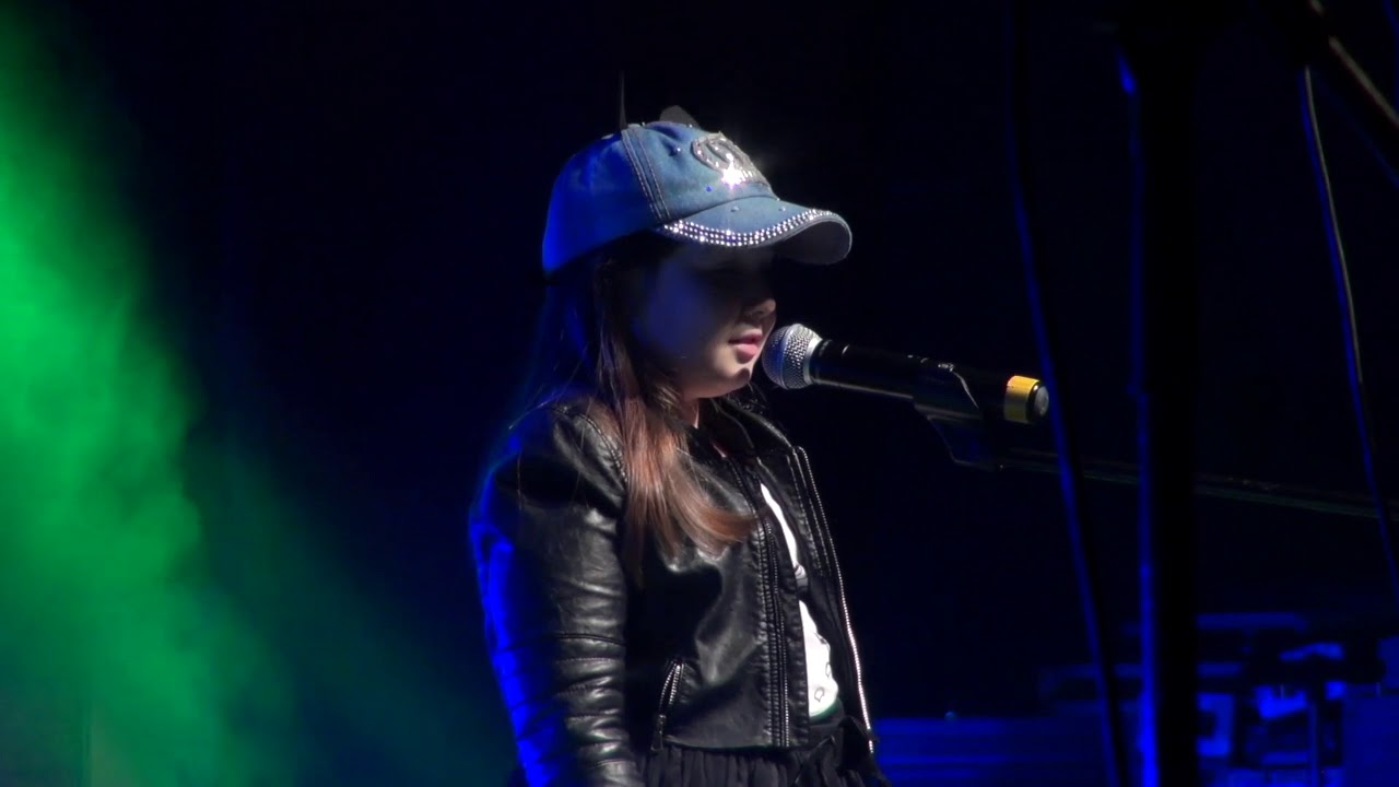 Sofija ir Vadimas Kamrazeris - Lopšinė - YouTube