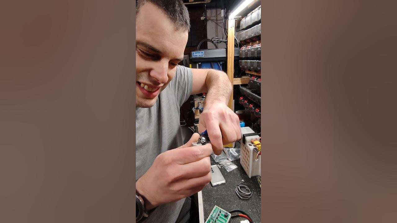 petite explication du poste à souder par point - YouTube