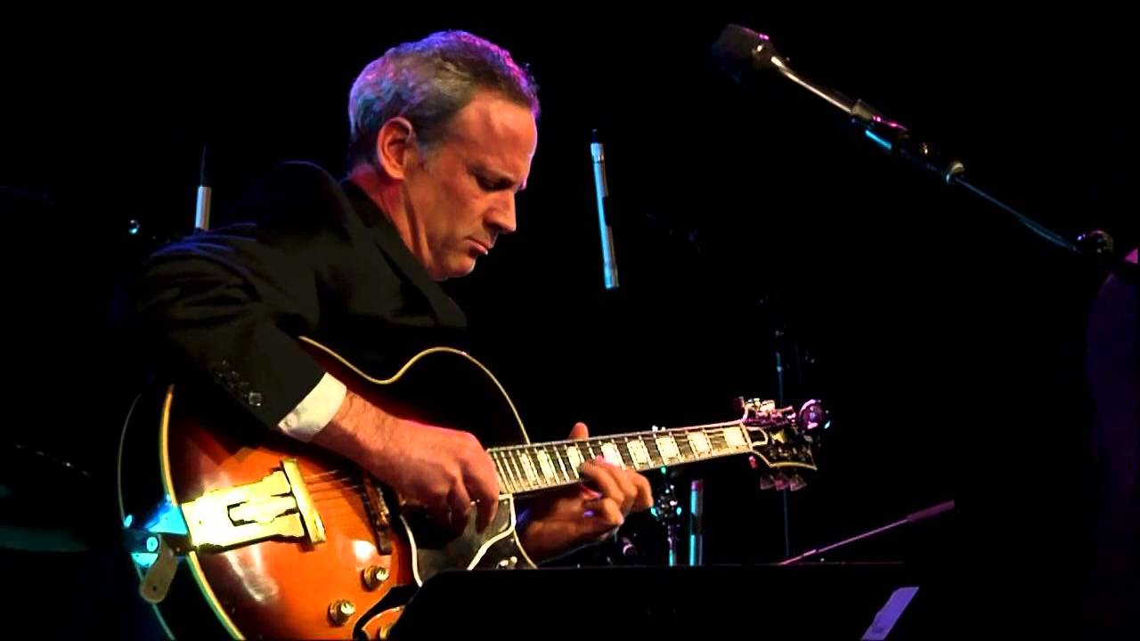David Landon Jazz Trio plays Autumn Leaves - YouTube