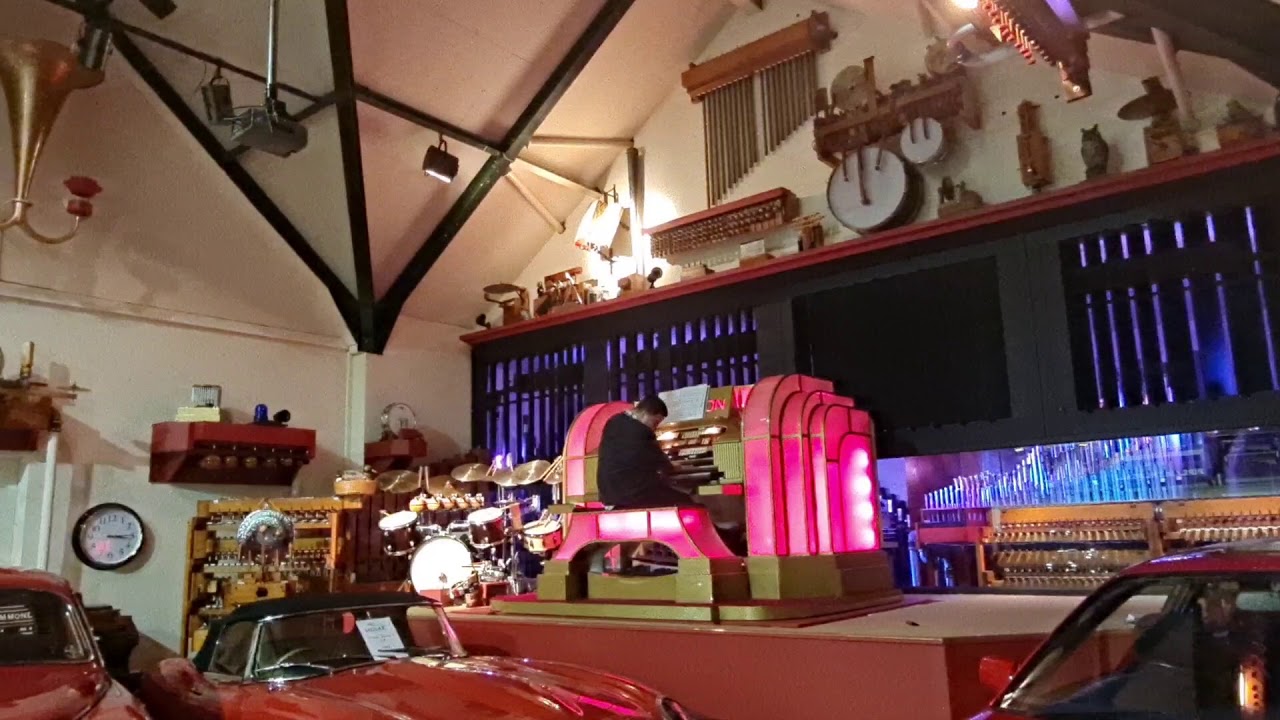 Christian Cartwright Christmas Concert 2020 - YouTube