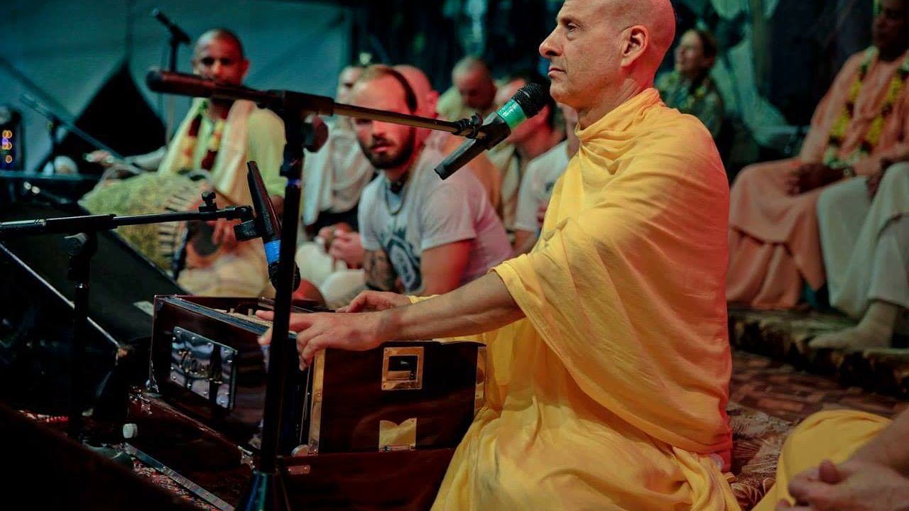 Amrita Droplets - Higher Understanding of Sense Gratification - YouTube