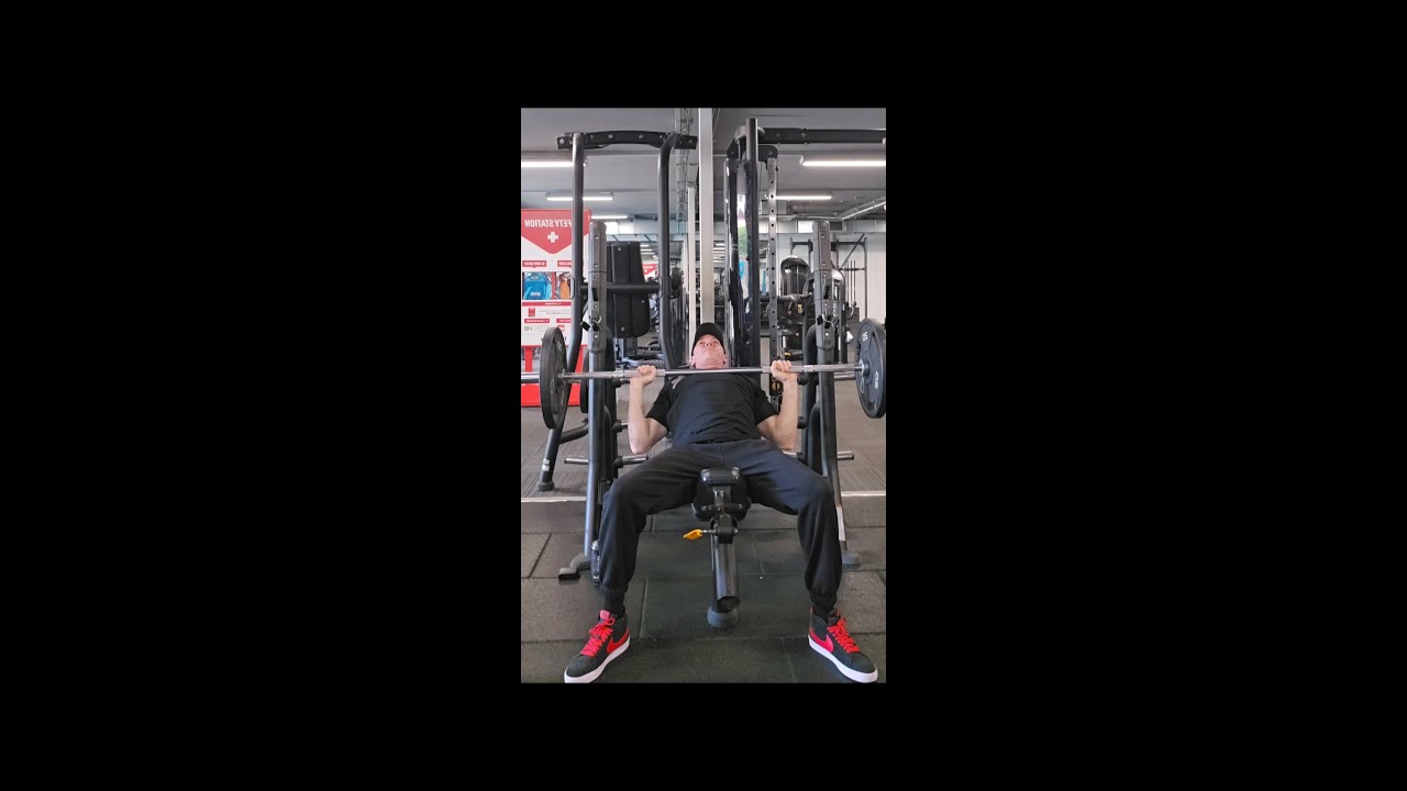 pause incline barbell bench press - YouTube
