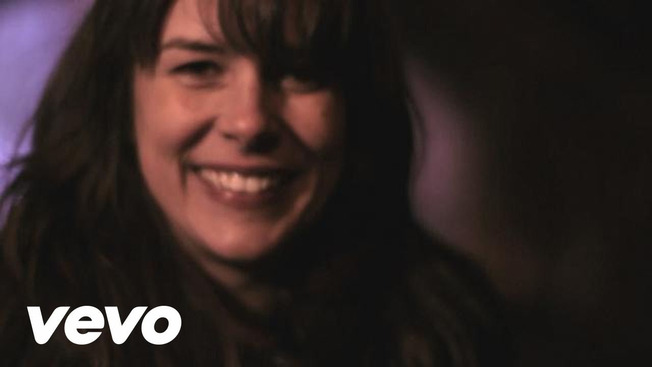 Madi Diaz - Gimme A Kiss - YouTube