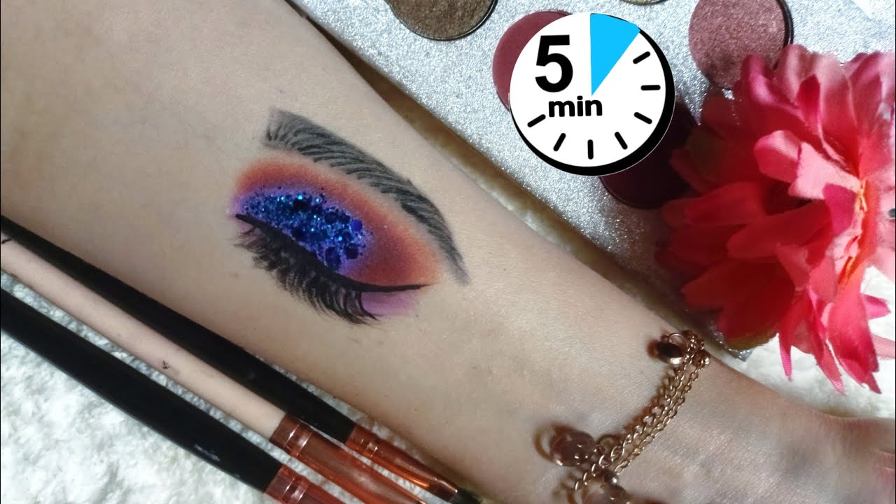 5 Minute Blue Glitter Smokey Eyemakeup Tutorial Youtube