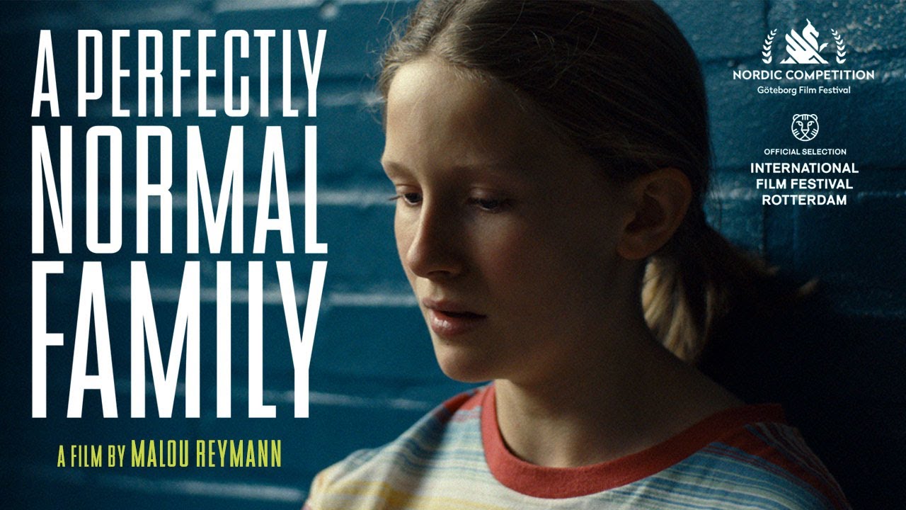 A PERFECTLY NORMAL FAMILY - Bilingual trailer - YouTube