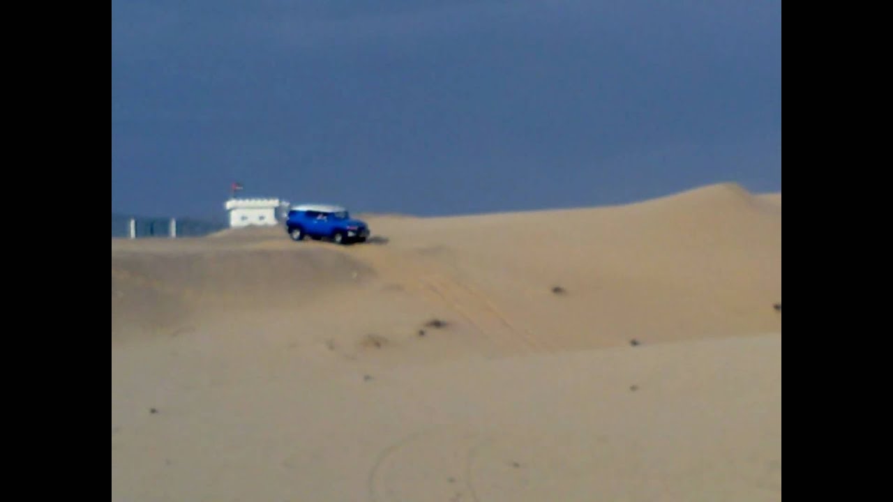 Fj cruiser Jumping Twice - YouTube