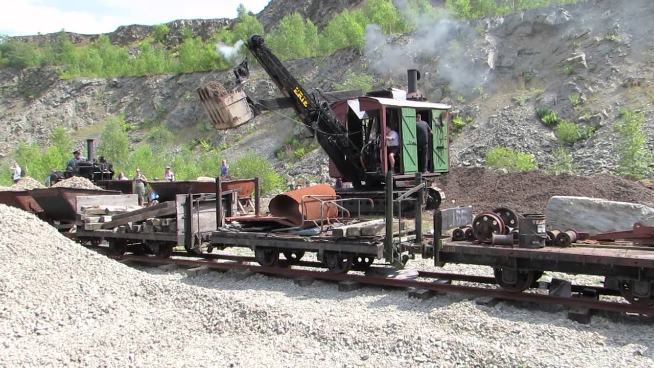 Steam excavator in action at Threlkeld quarry and museum. - YouTube