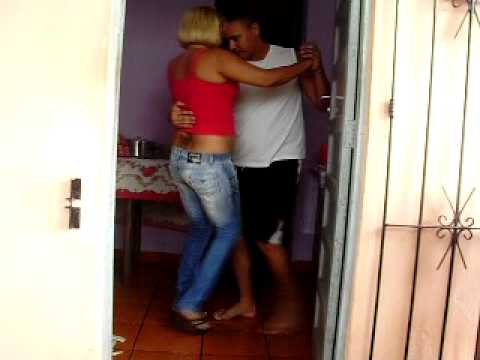 Lembranças da minha mãe dançando em 12/10/2008! (Mãe e Gleison)