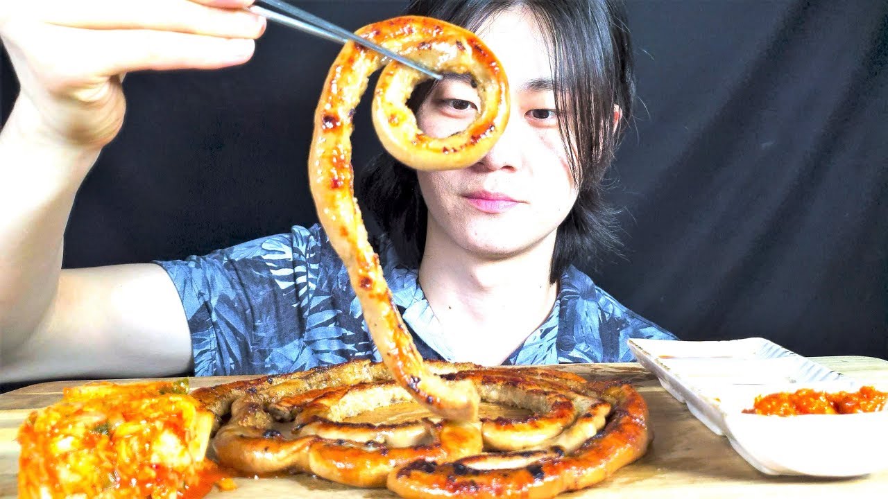 ASMR 쫄깃쫄깃 통곱창 먹방 | ROASTED COW CHITTERLINGS | TALKING EATING SHOW - YouTube