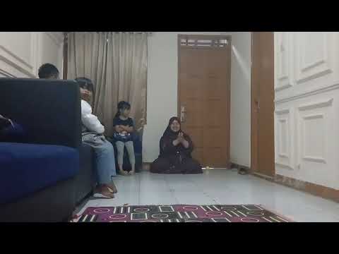 Adek belajar jalan maasyaallah 